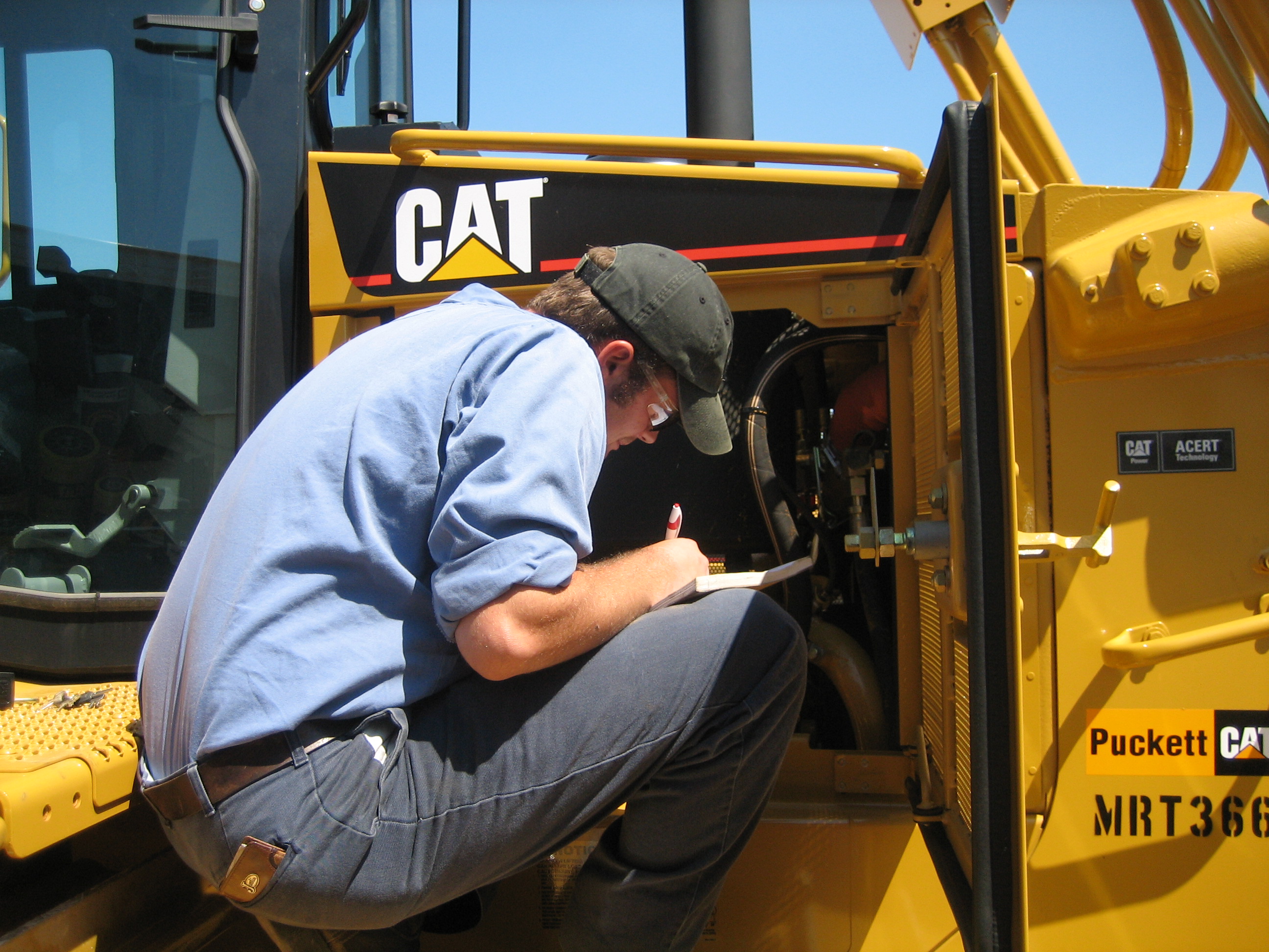 W & M AUTO ELECTRICAL | Designed by Joline 2016